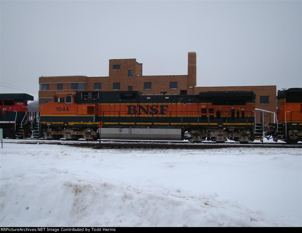 BNSF 1044